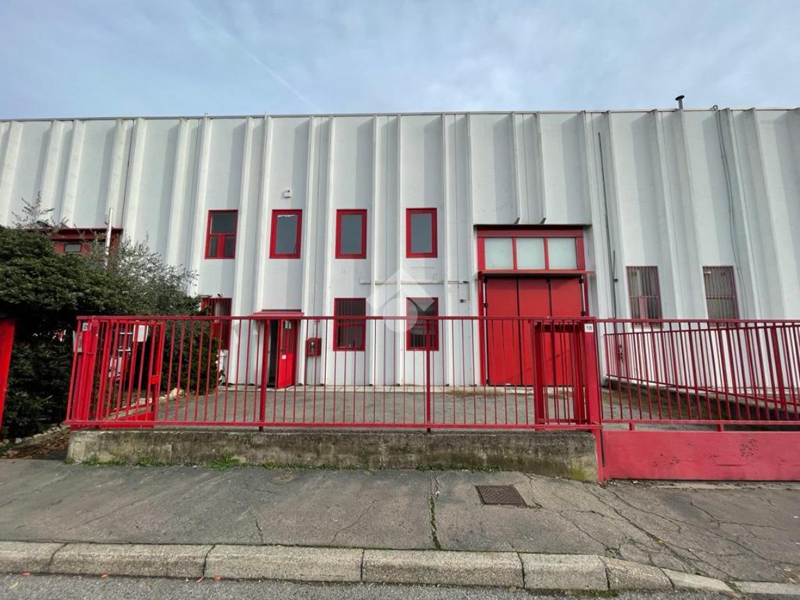 Capannone in vendita a Legnano