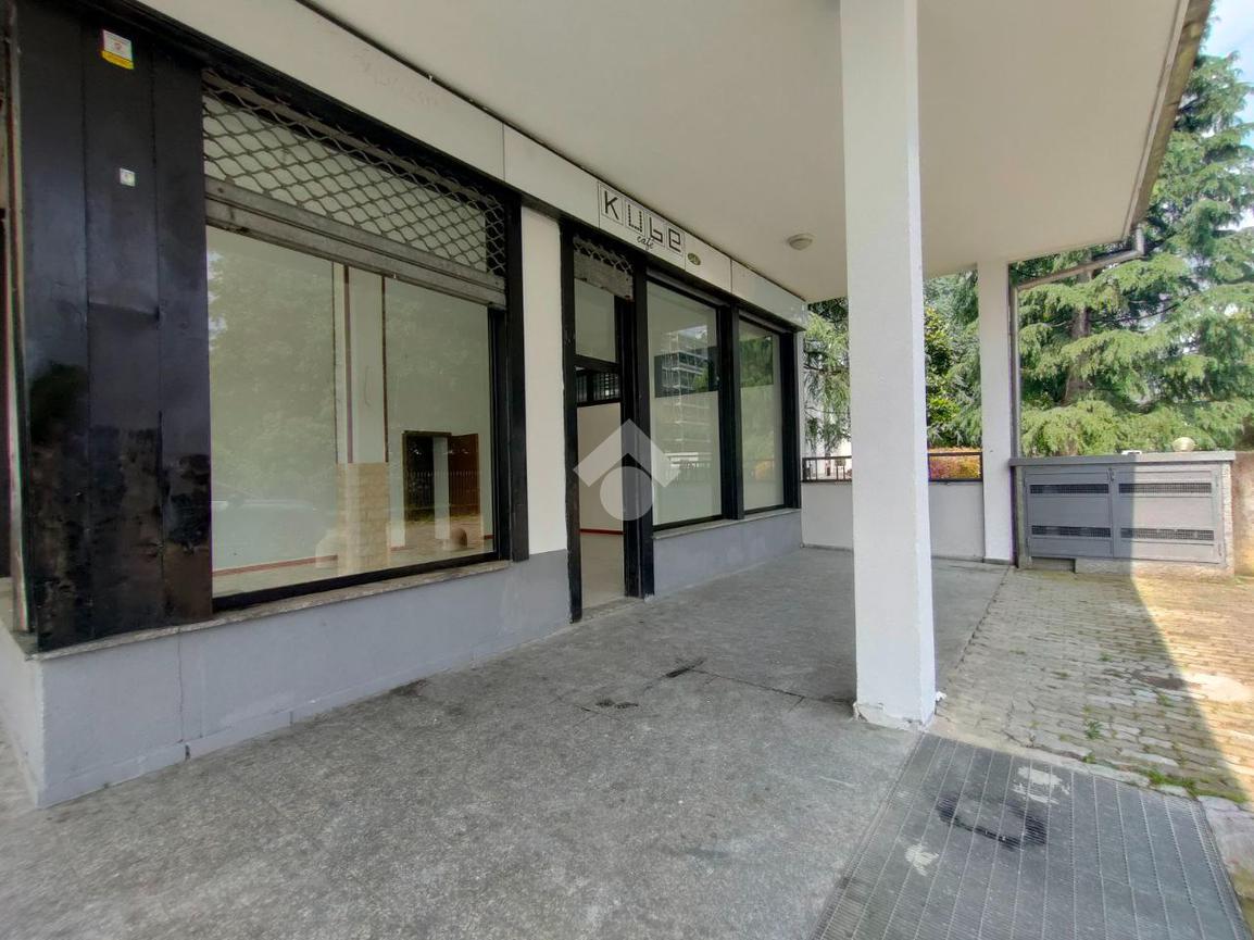 Negozio in affitto a Busto Arsizio