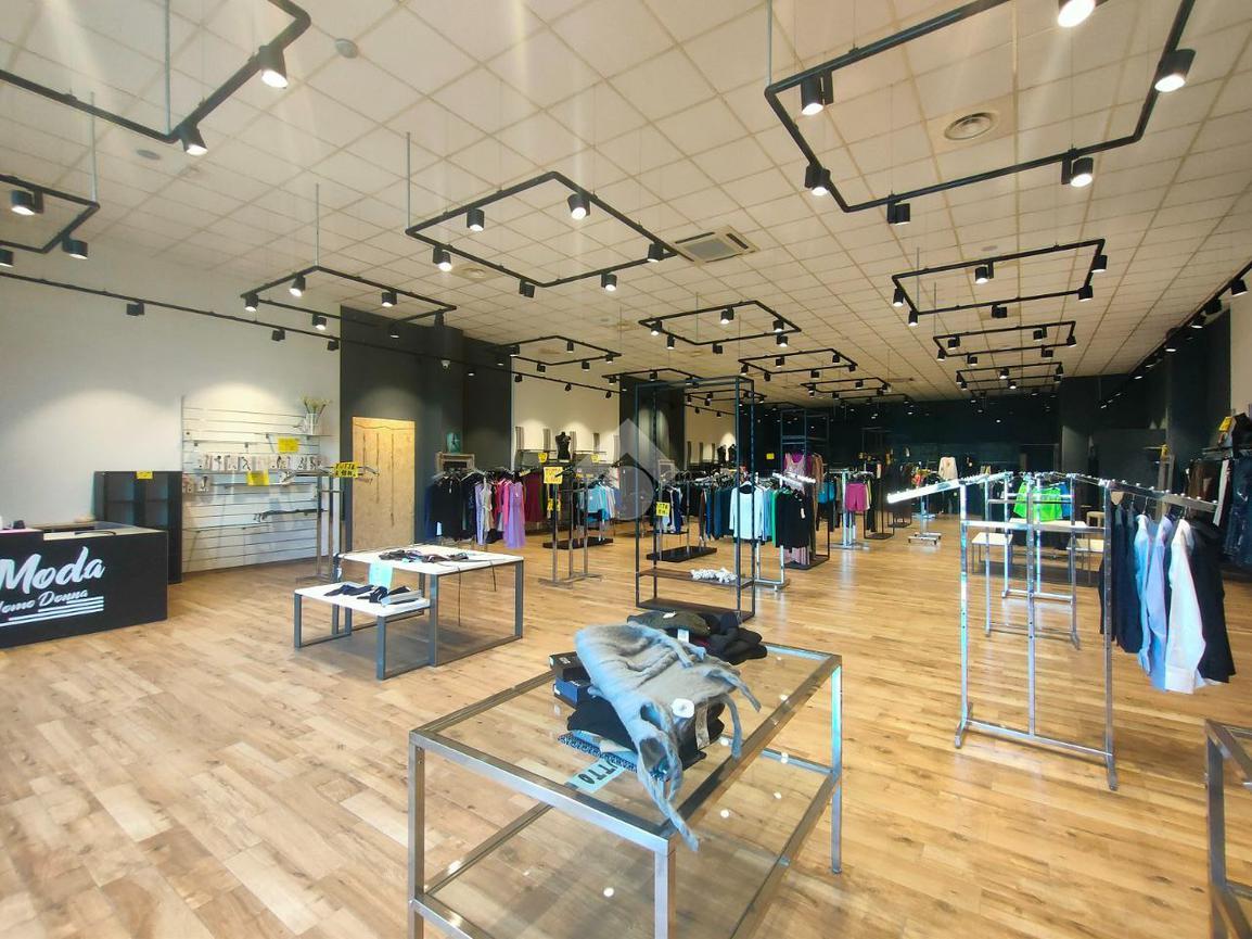 Capannone in affitto a Legnano