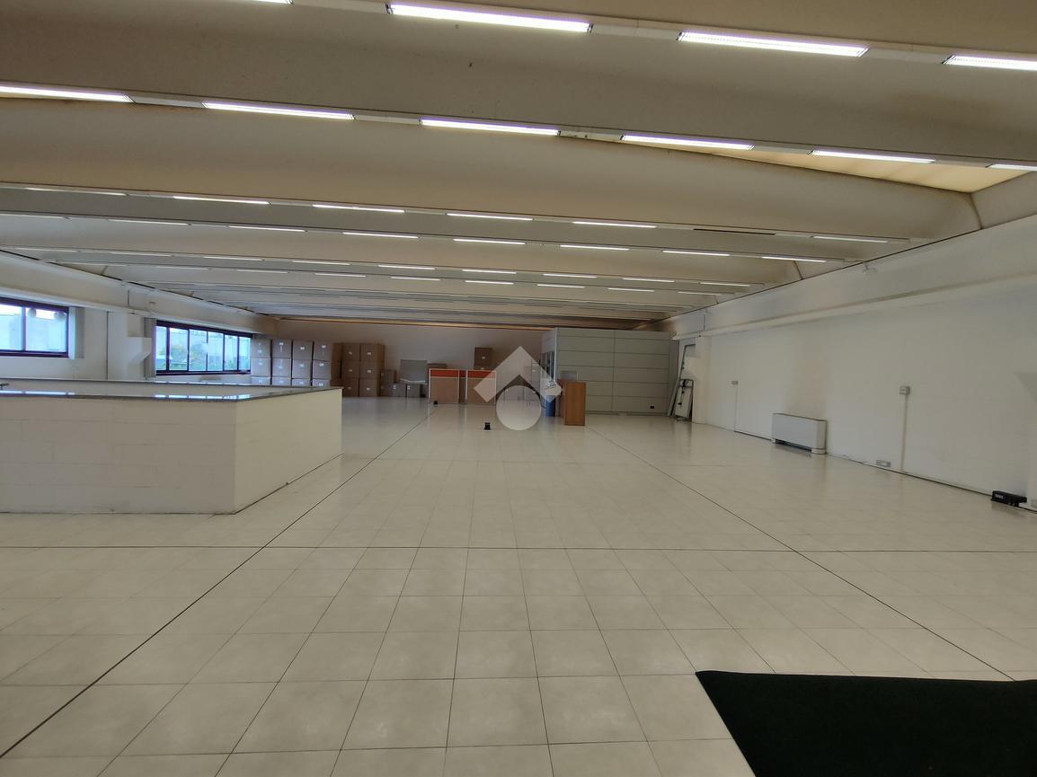 Ufficio in affitto a Legnano