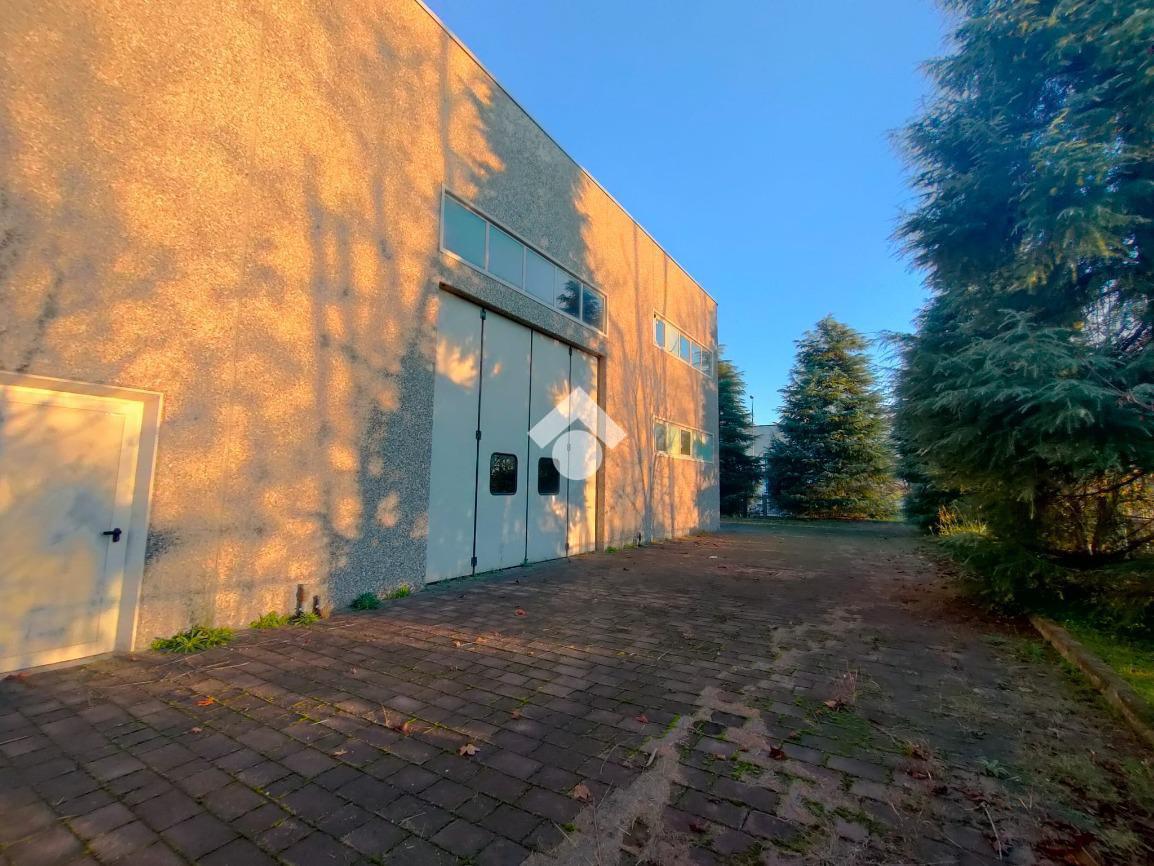 Capannone in affitto a Dairago