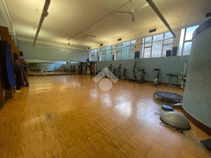 Negozio in affitto a Legnano