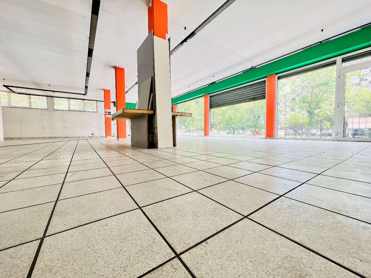 Negozio in affitto a Garbagnate Milanese