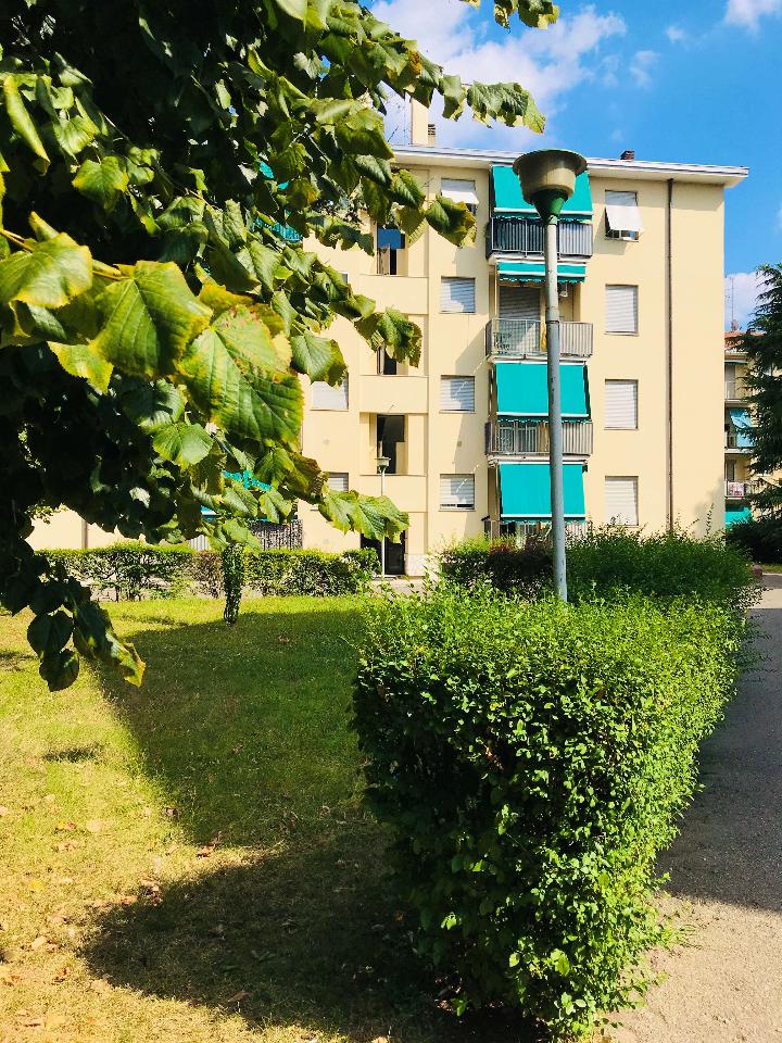 Garage - Posto auto in vendita a Cesate