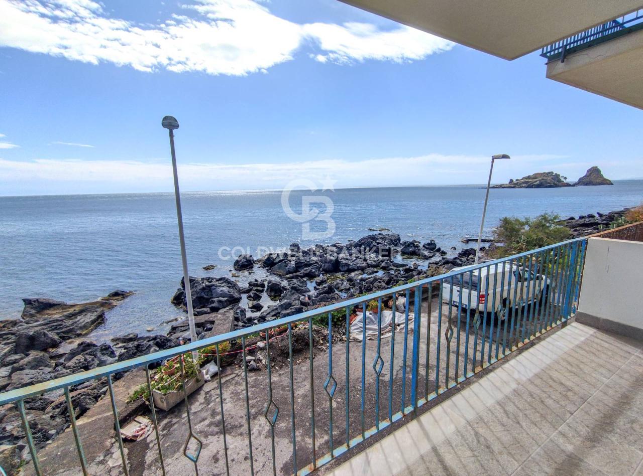 Appartamento in vendita a Aci Castello