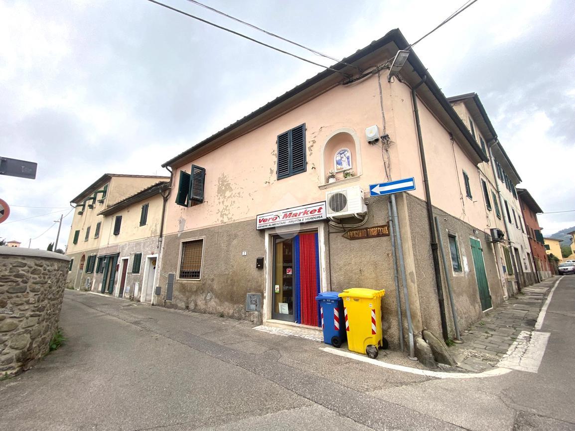 Negozio in vendita a Pistoia