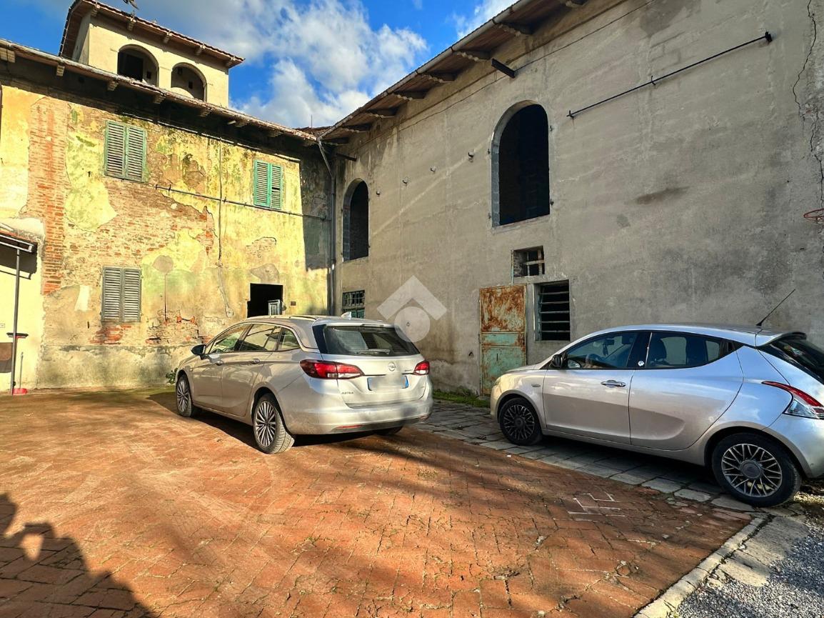 Rustico in vendita a Agliana