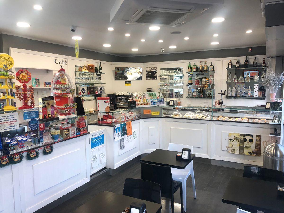 Esercizio commerciale in vendita a Grugliasco