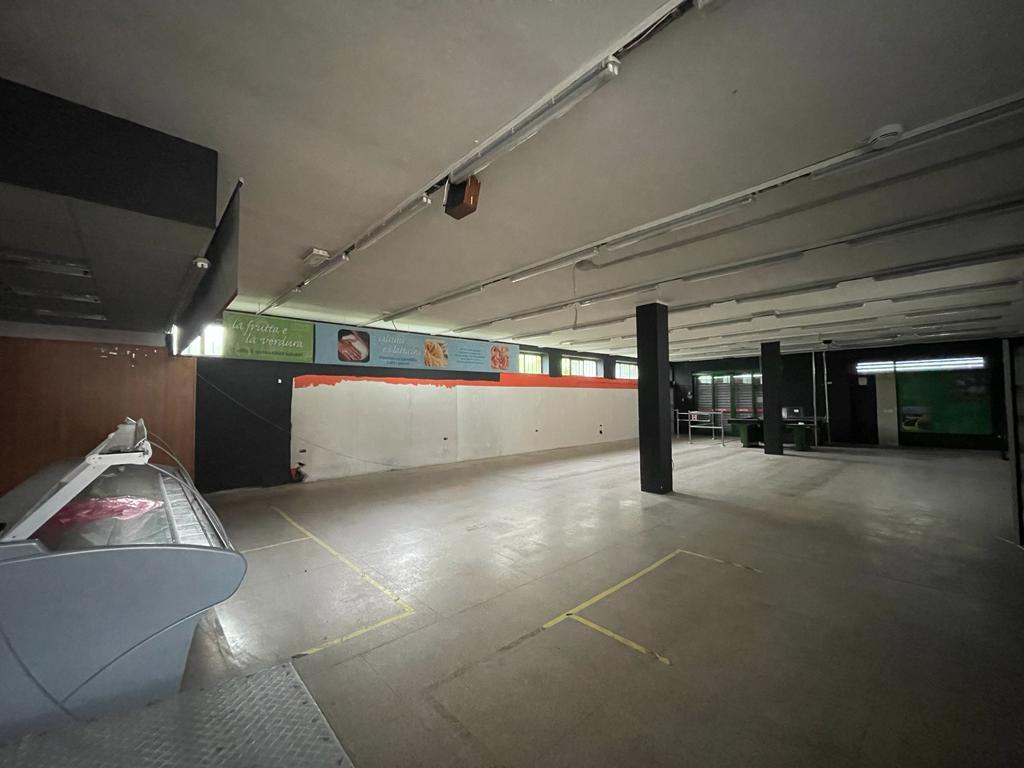 Esercizio commerciale in affitto a Rivoli