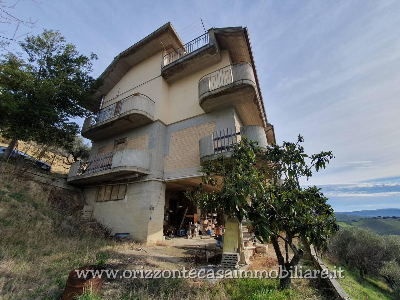 Casa indipendente in vendita a Castorano Foto-4