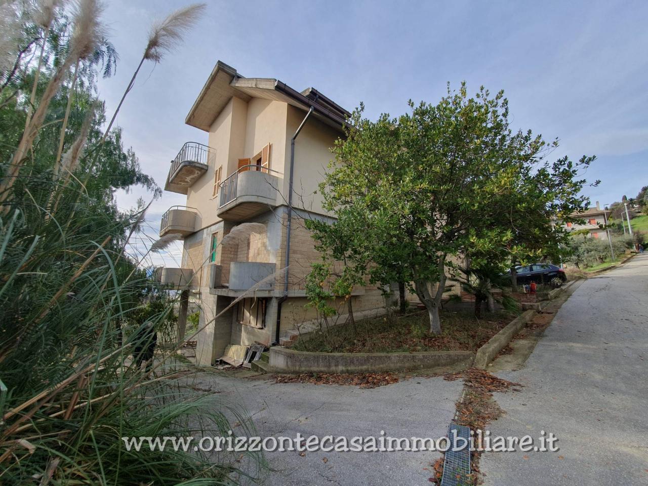 Casa indipendente in vendita a Castorano Foto-3