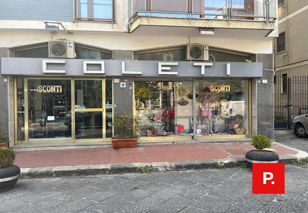 Negozio in affitto a Caserta
