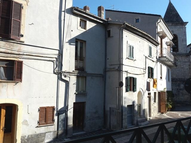 Porzione di casa in vendita a Serramonacesca