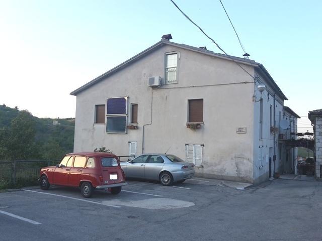 Porzione di casa in vendita a Serramonacesca