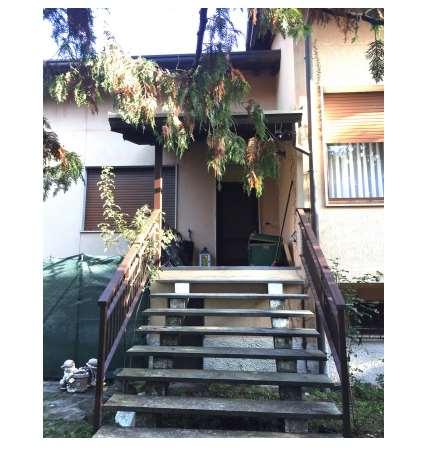 Porzione di villa in vendita a Besozzo