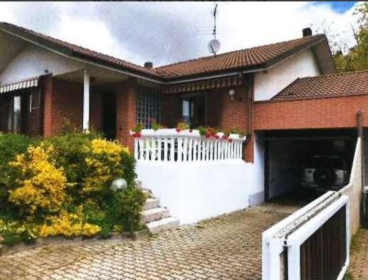 Villa bifamiliare in vendita a Samarate