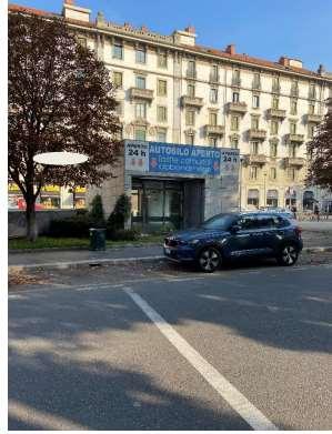 Posto auto in vendita a Milano