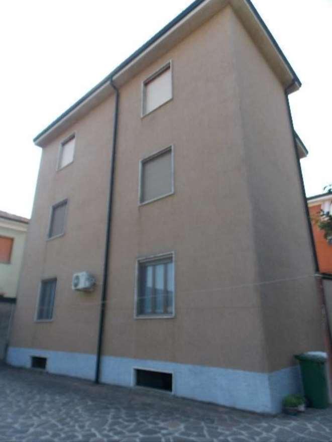 Appartamento in vendita a Locate Di Triulzi