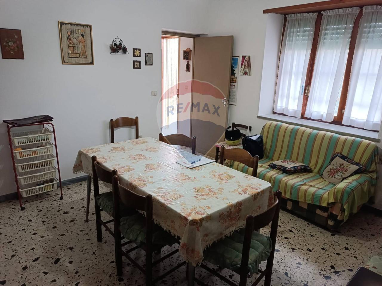 Casa indipendente in vendita a Santi Cosma E Damiano