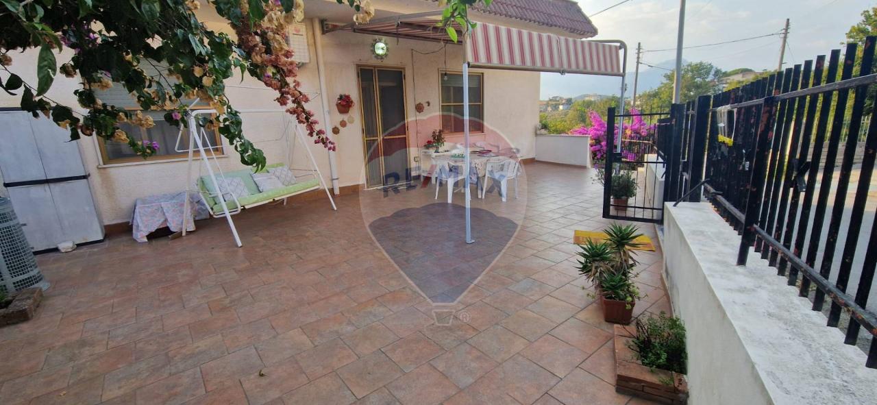 Casa indipendente in vendita a Santi Cosma E Damiano