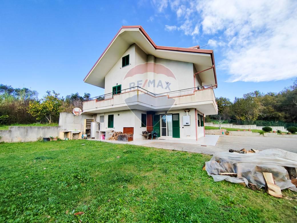 Villa in vendita a Minturno