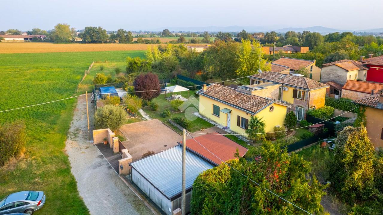 Villa in vendita a Montechiarugolo