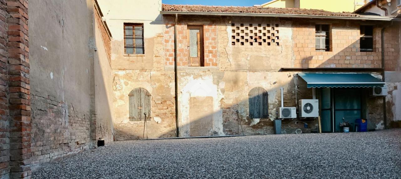 Casa indipendente in vendita a Novellara