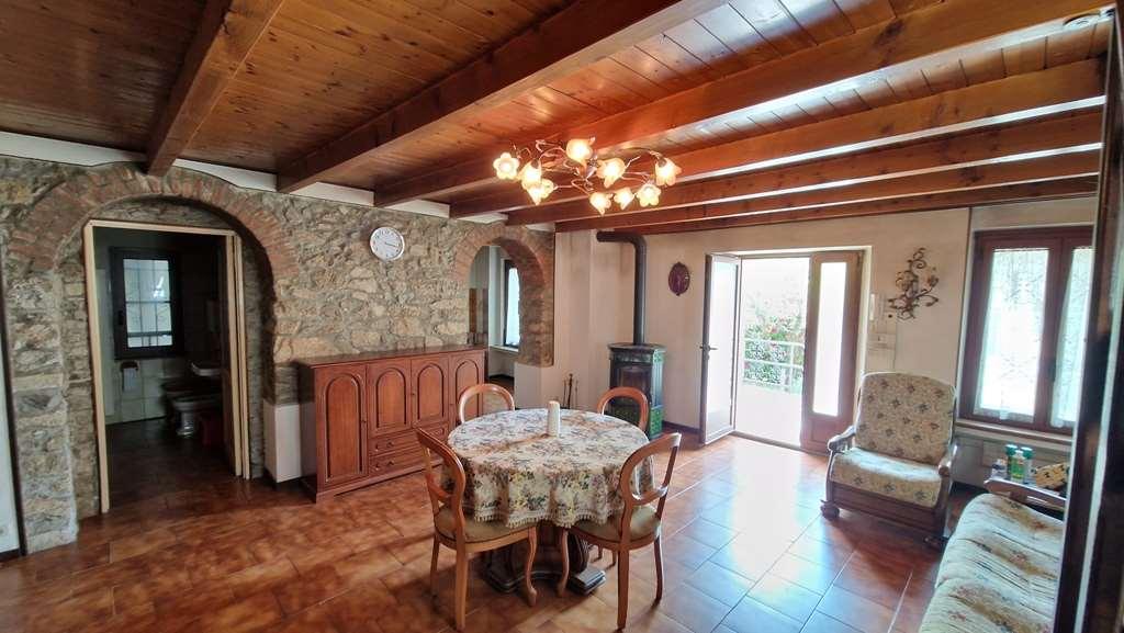 Casa indipendente in vendita a Quarna Sotto