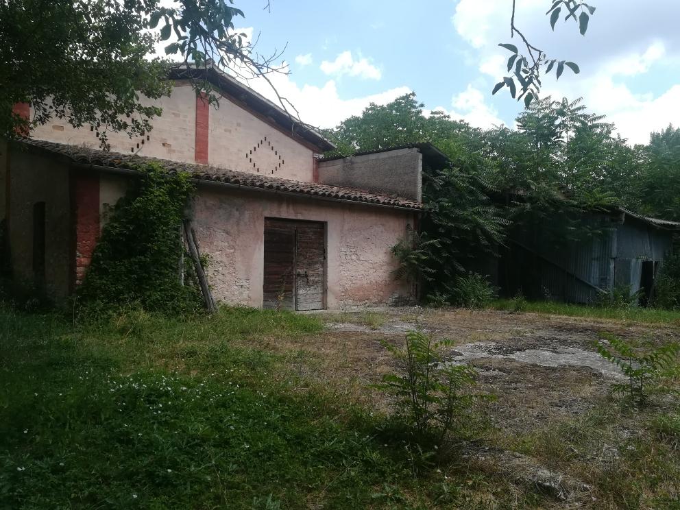 Rustico in vendita a Fabriano