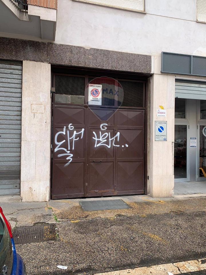 Box in affitto a Roma