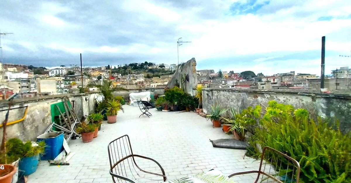 Appartamento in vendita a Napoli