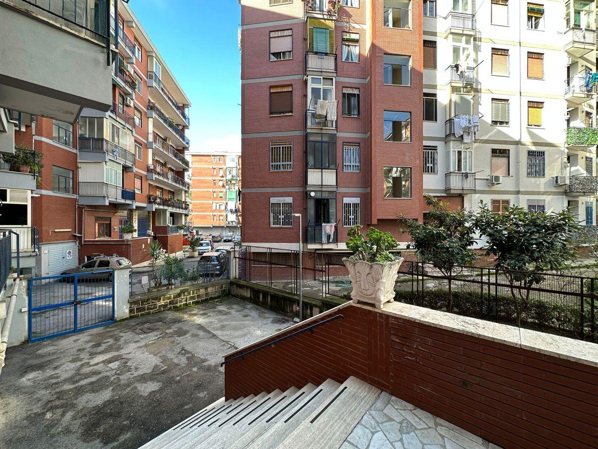 Appartamento in vendita a Napoli