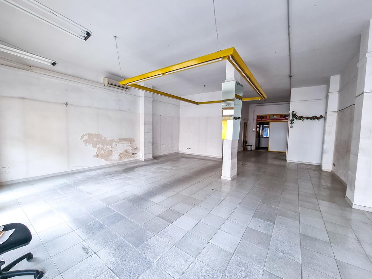 Palazzina commerciale in vendita a Bitritto