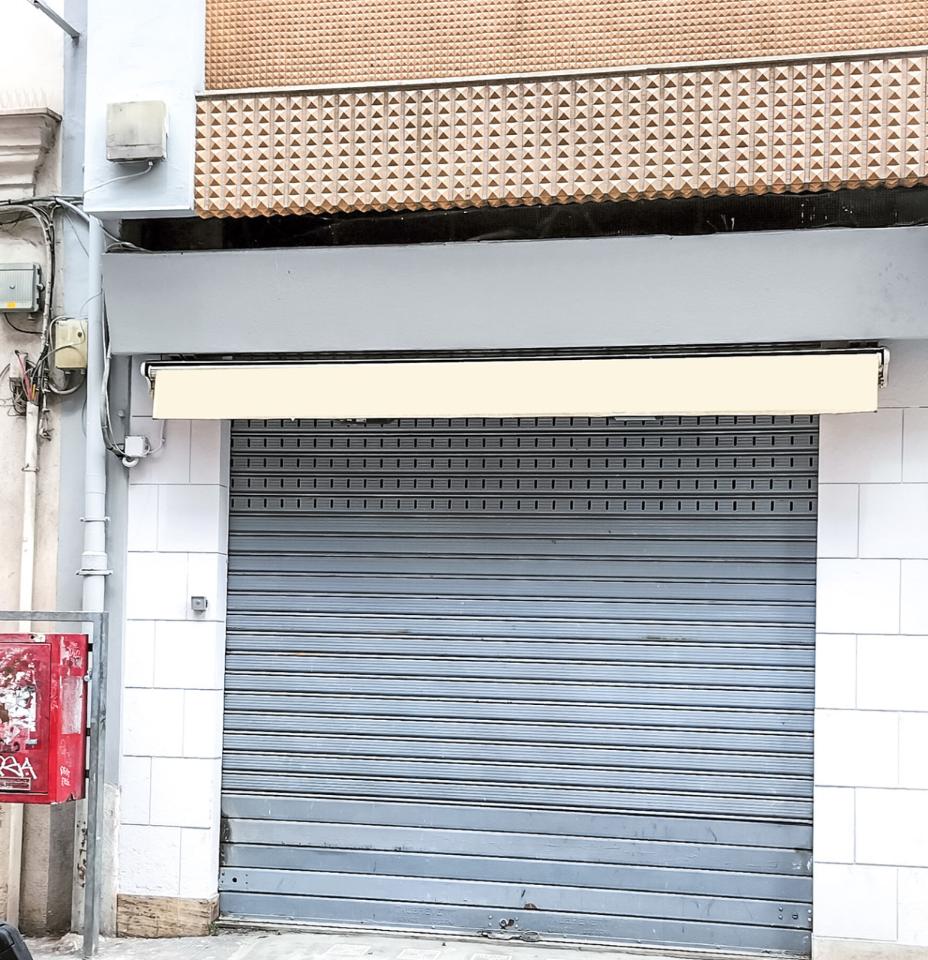 Palazzina commerciale in affitto a Bari