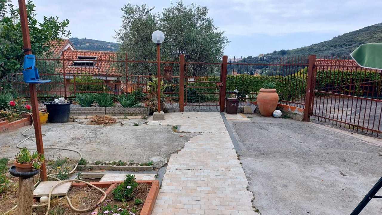 Villa a schiera in vendita a Imperia