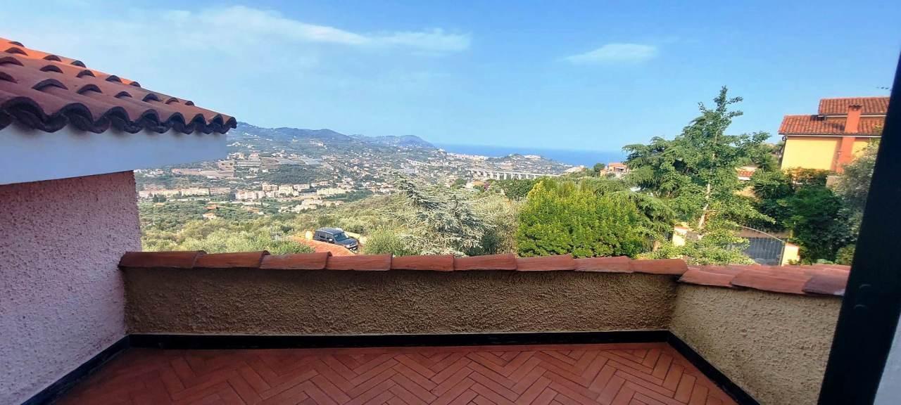 Villa a schiera in vendita a Imperia