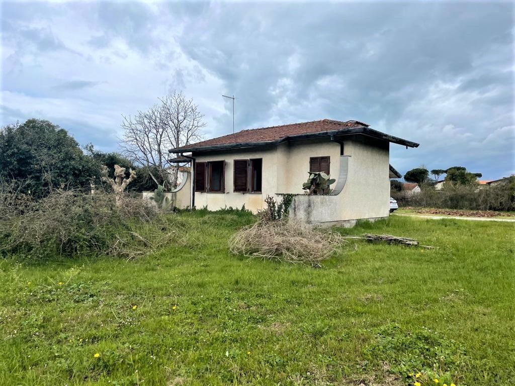 Casa indipendente in vendita a Massa