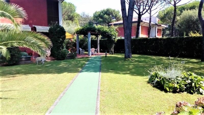 Villa bifamiliare in vendita a Massa