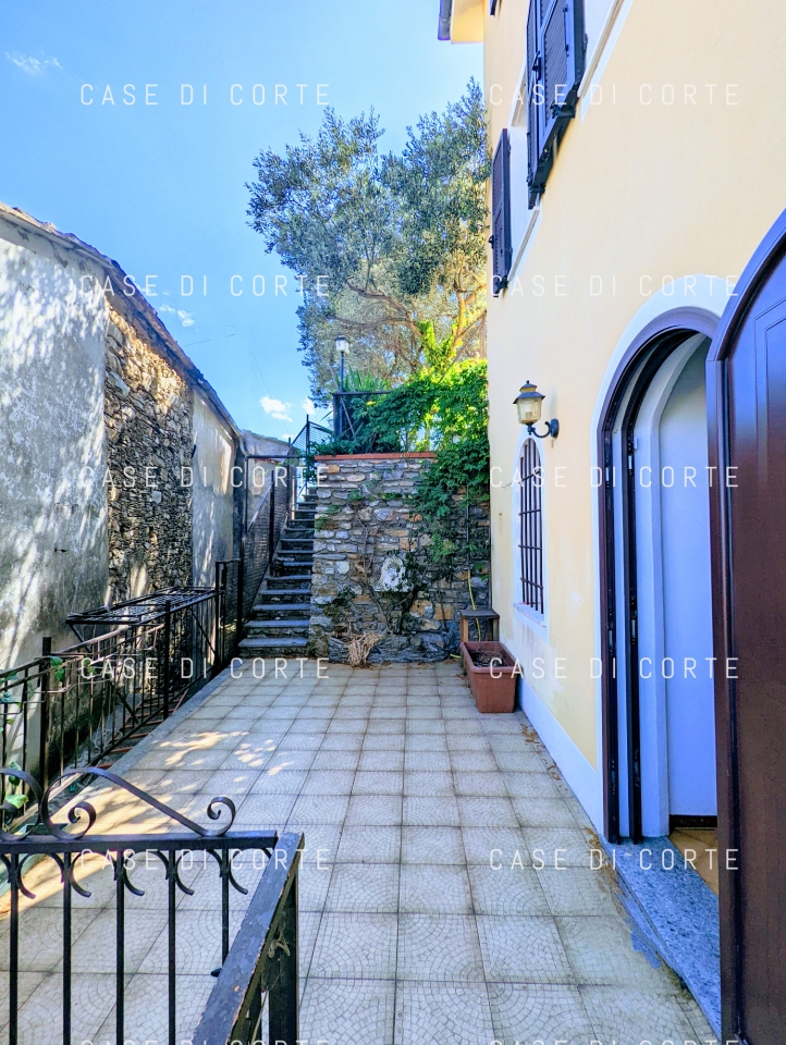 Casa indipendente in vendita a Alassio