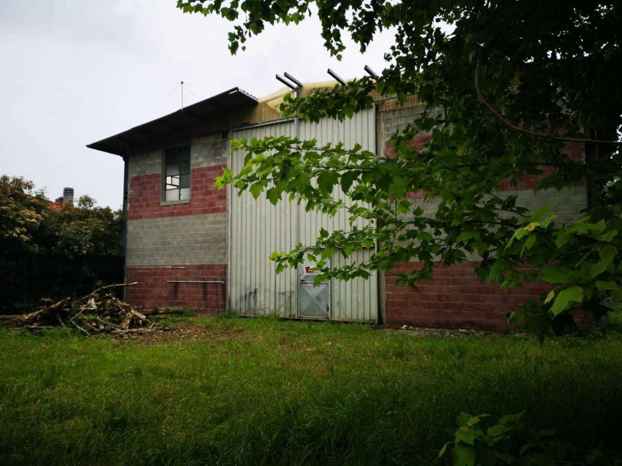 Capannone in vendita a Massa