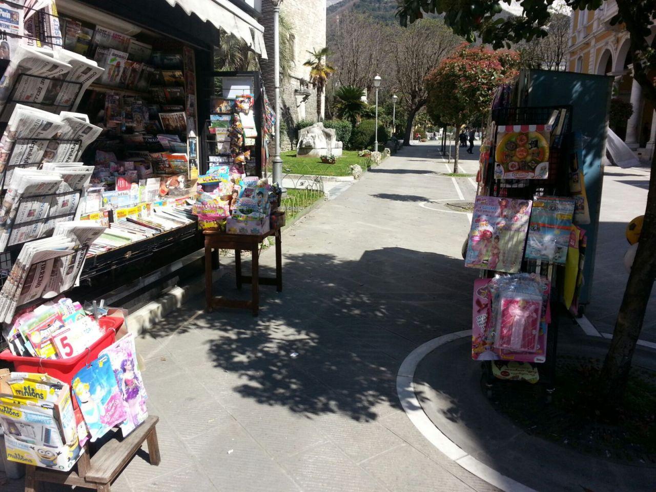 Edicola in vendita a Carrara