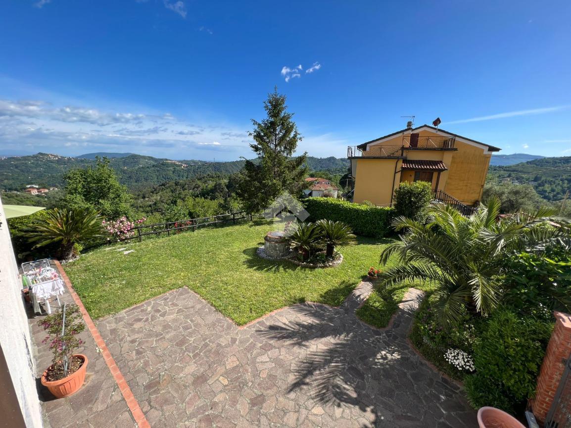 Casa indipendente in vendita a Follo