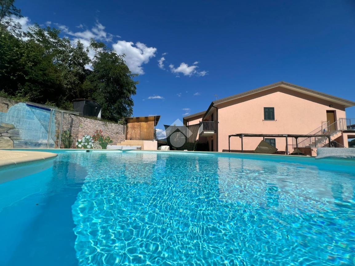 Villa in vendita a Follo