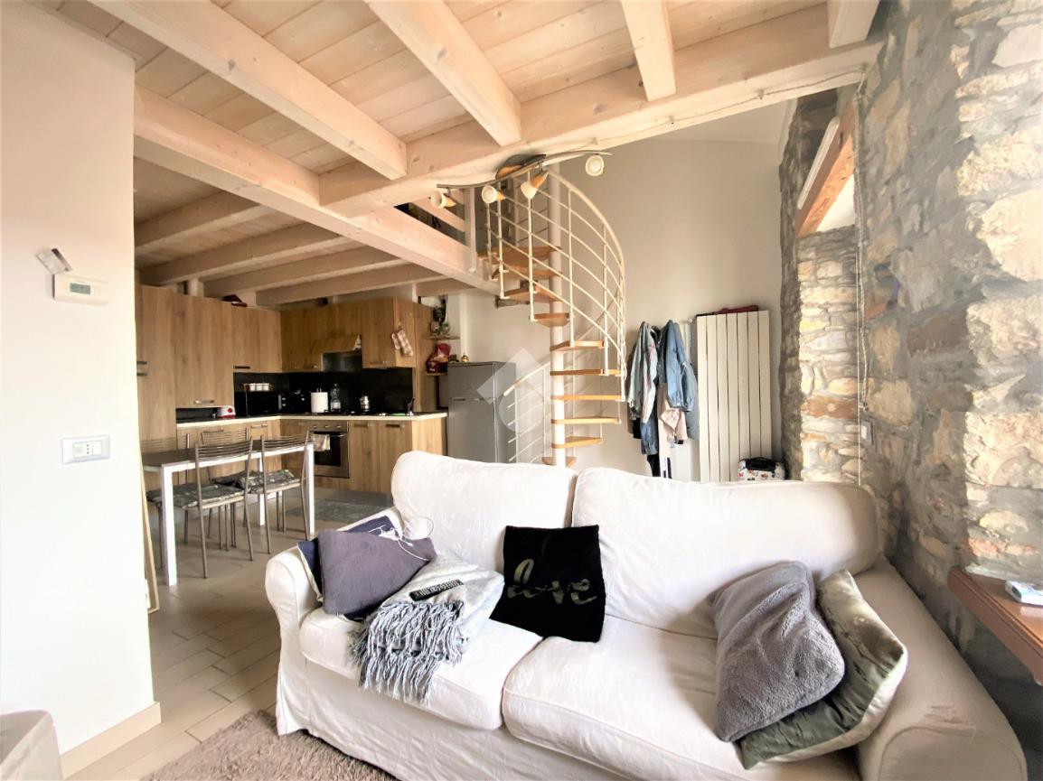 Appartamento in vendita a Carobbio Degli Angeli