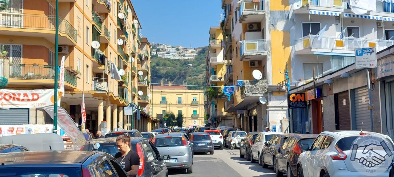 Appartamento in vendita a Napoli