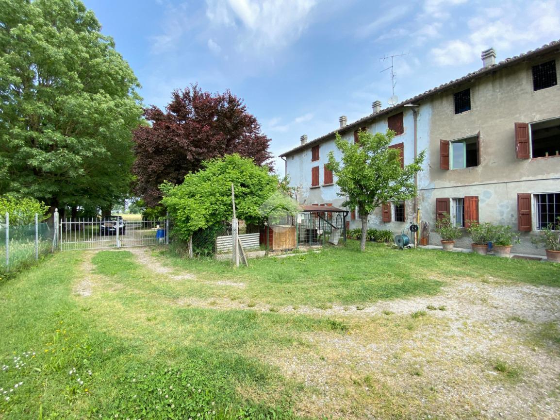 Casa indipendente in vendita a Castelnovo Di Sotto