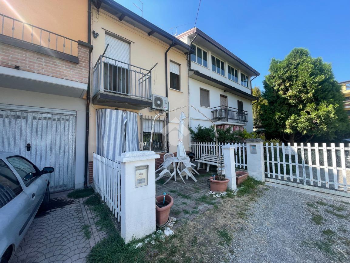 Casa indipendente in vendita a Gattatico