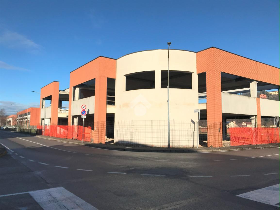 Palazzina commerciale in vendita a Abano Terme