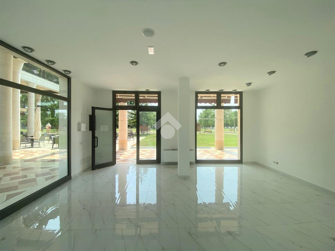 Negozio in affitto a Abano Terme