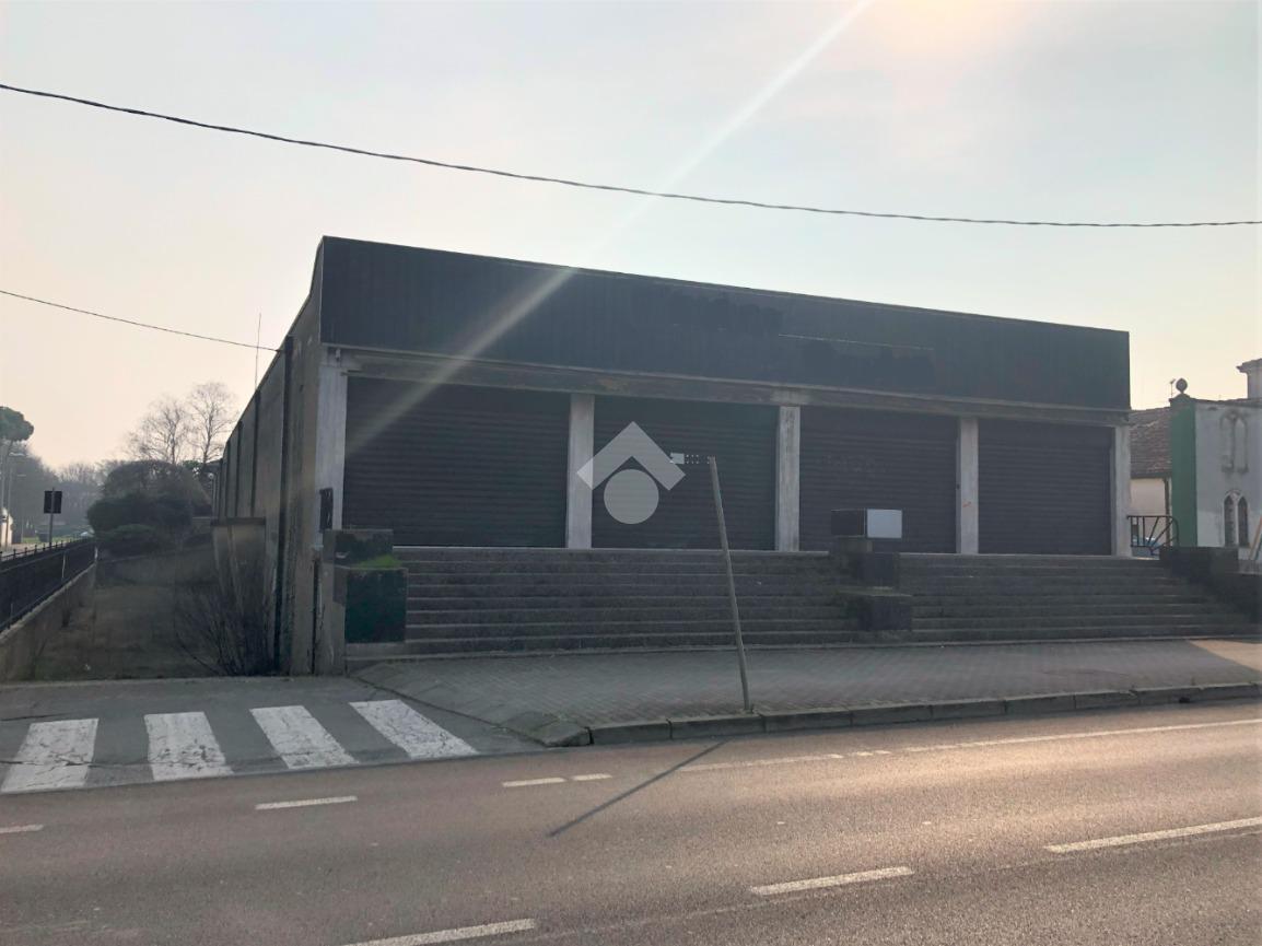 Capannone in vendita a Bagnoli Di Sopra